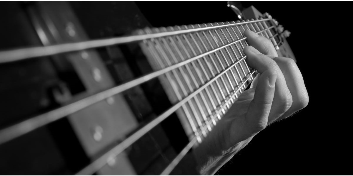 Short Scale vs. Normal Scale Bass: Pros & Cons | American Musical Supply