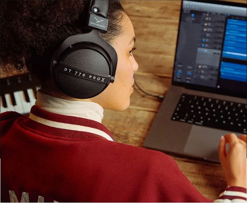 Beyerdynamic DT770PROX Closed Back Studio Headphones